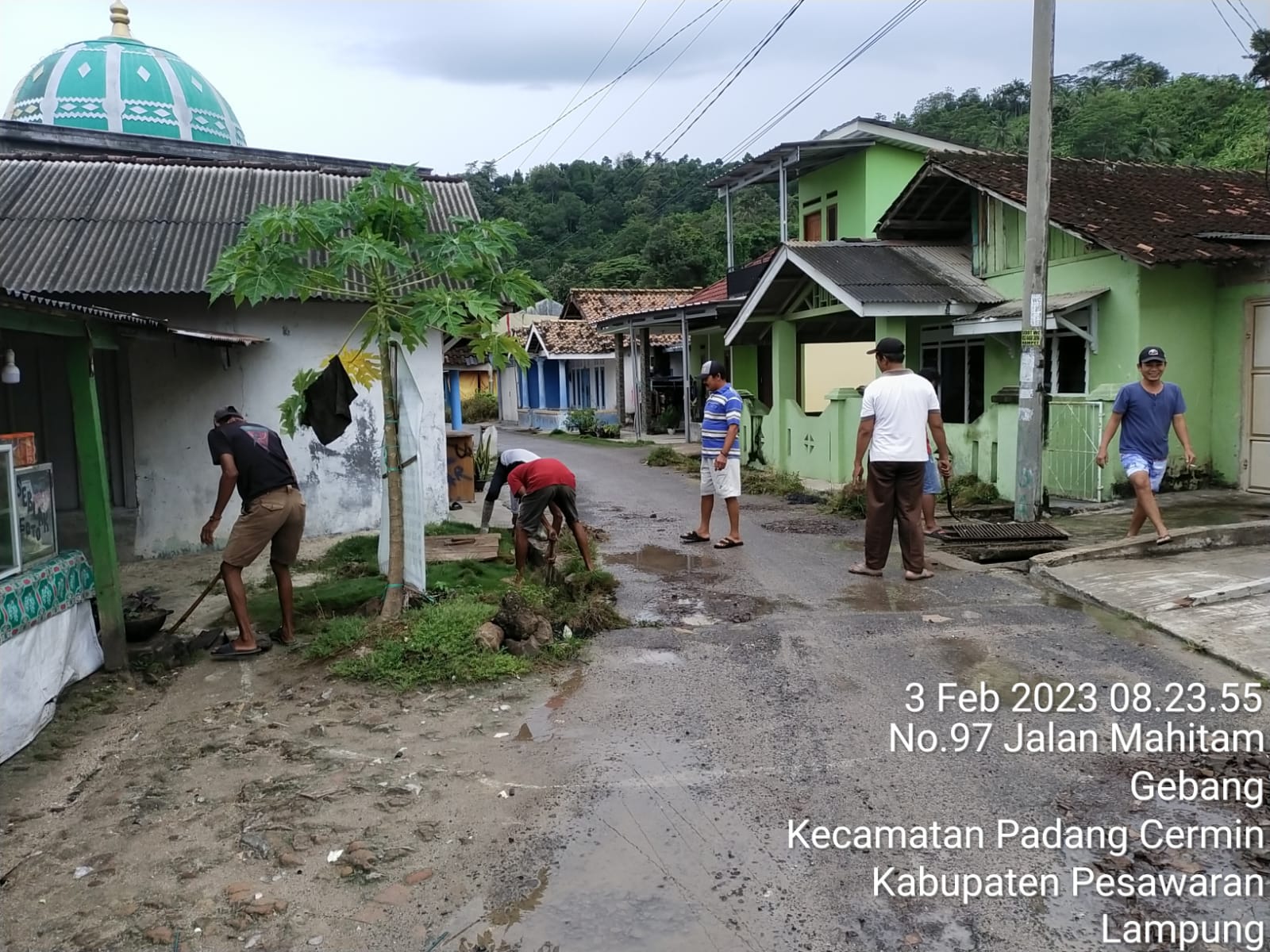 Perduli Dengan Lingkungan, Pemdes Batu Menyan Gelar Kegiatan Jum'at ... Perduli Dengan Lingkungan, Pemdes Batu Menyan Gelar Kegiatan Jum'at ...